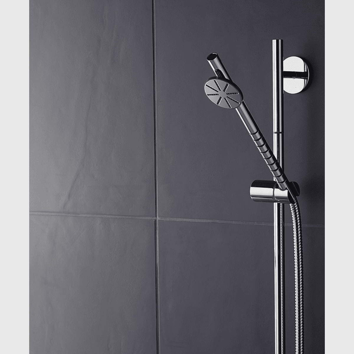 VOLA T65 håndbruser med stang og slange til udvendig montage – Bad&Design