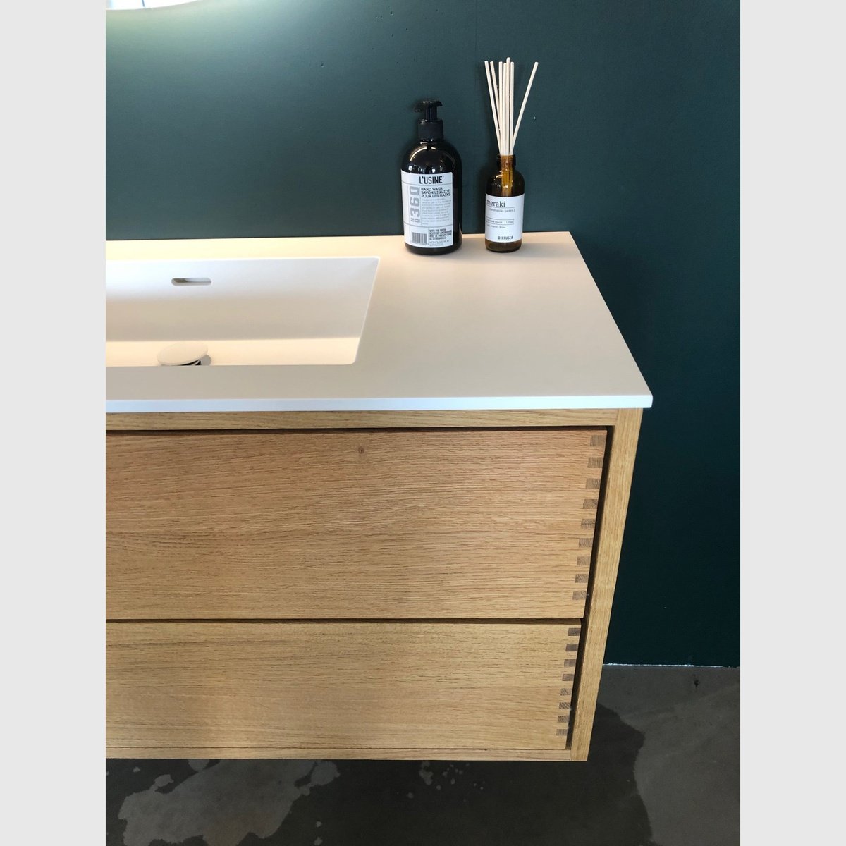Corian bordplade med vask - Curva FCU52-30 - dybde 48cm – Bad&Design